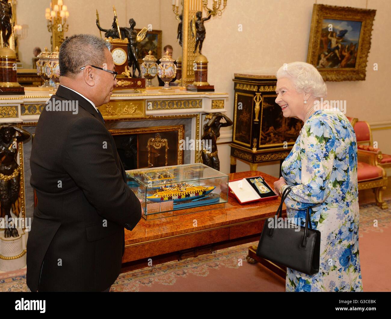 Sir Iakoba Italeli of Tuvalu shakes hands with Queen Elizabeth II ahead ...