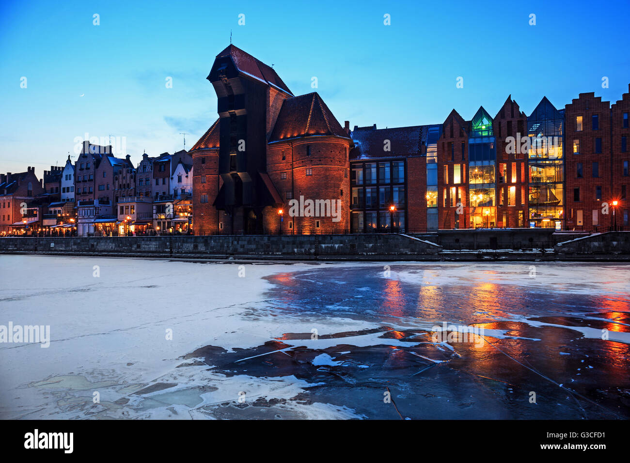 Old buildings gdansk crane hi-res stock photography and images - Alamy