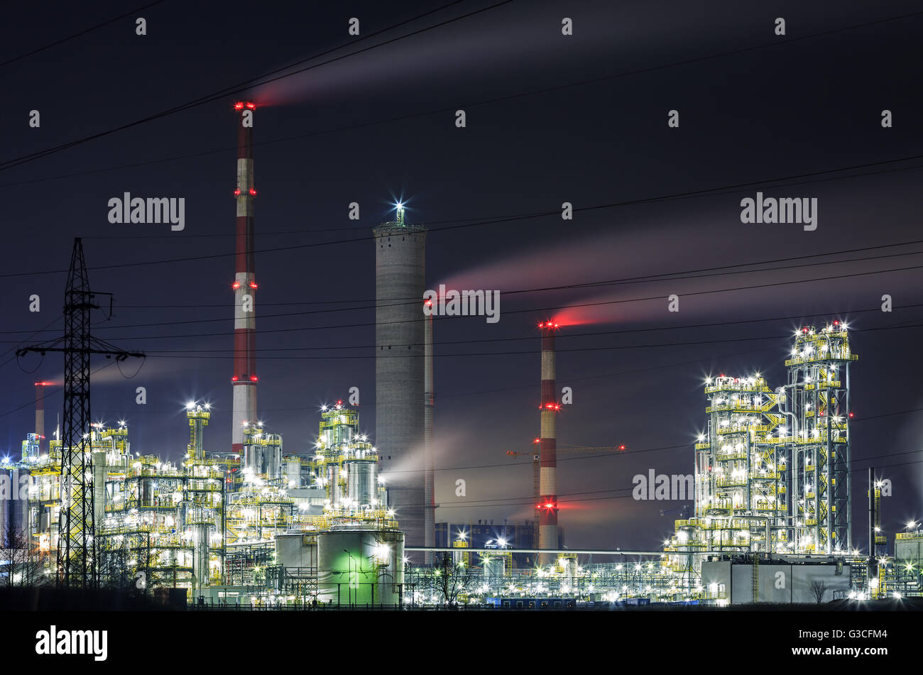Oil plant refinery hi-res stock photography and images - Alamy