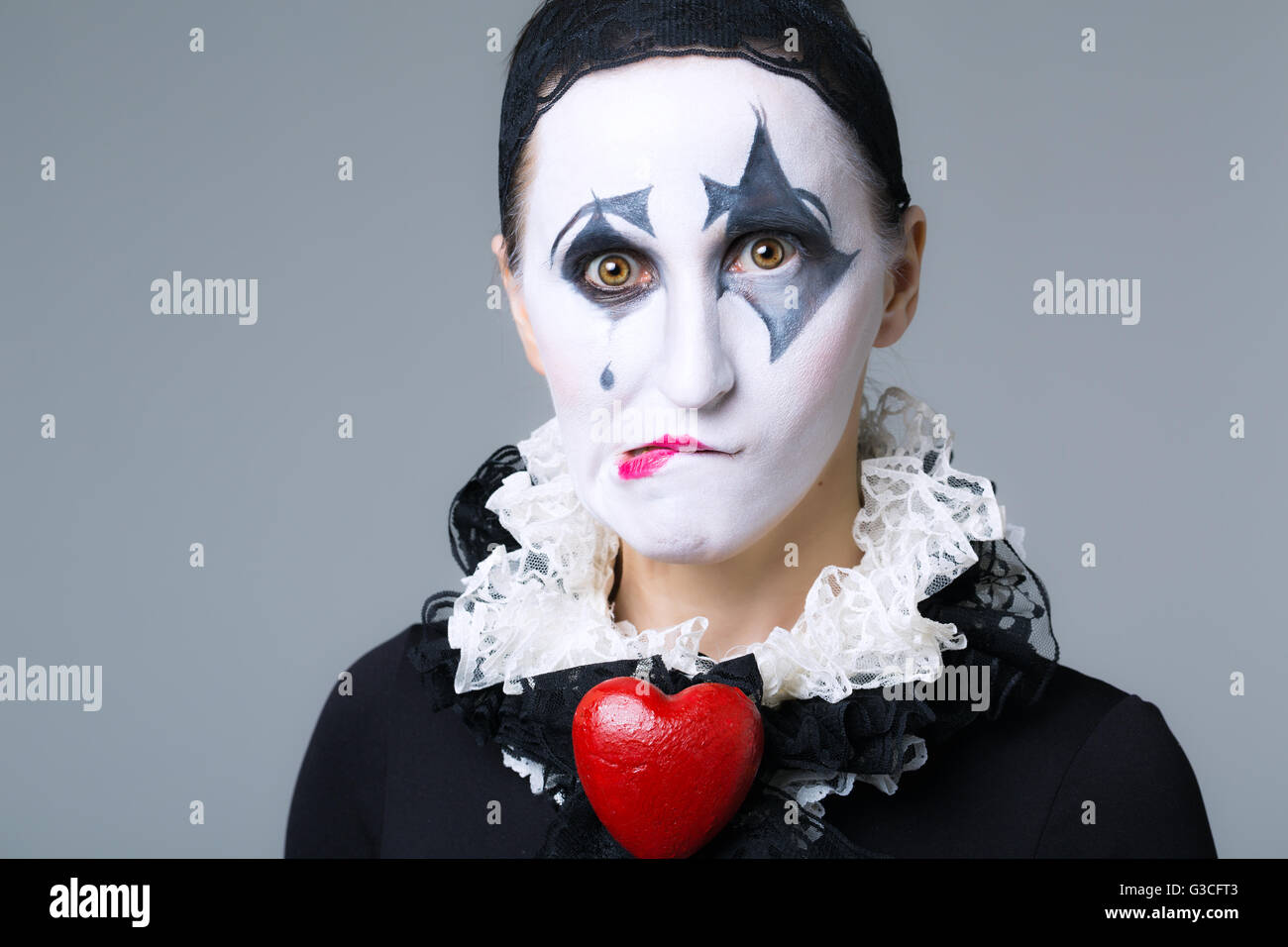 Harlequin and pierrot hi-res stock photography and images - Alamy