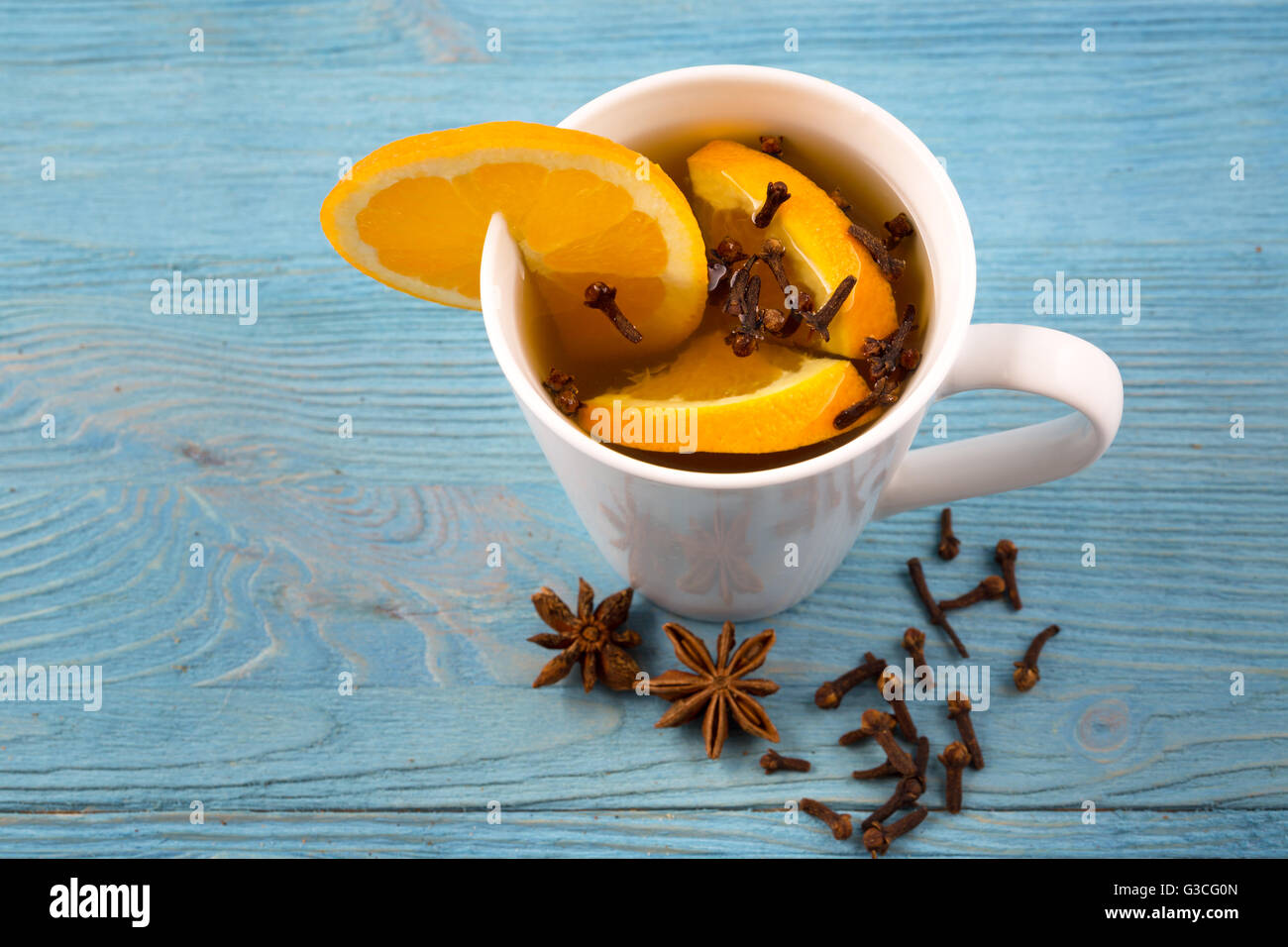 Slice of lemon with cloves hi-res stock photography and images - Alamy