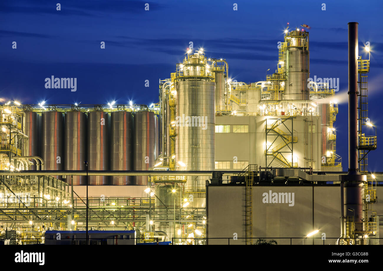 Oil refinery factory night hi-res stock photography and images - Alamy
