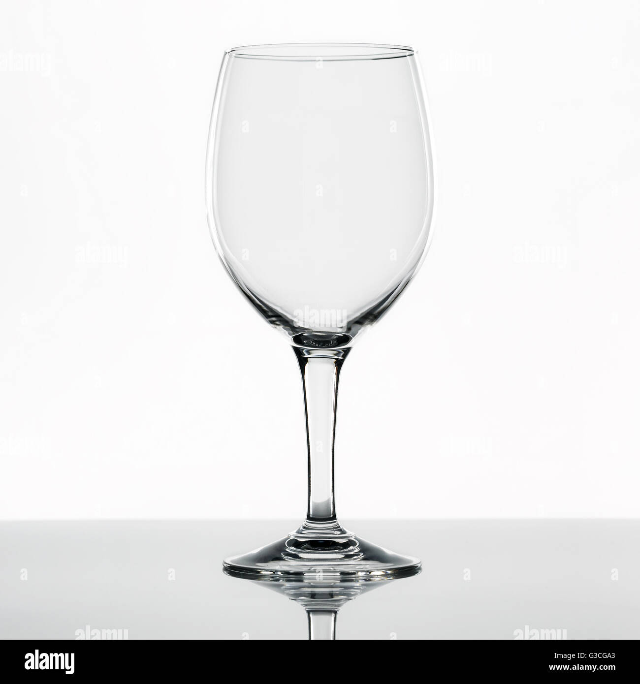 Photo of wine glass hi-res stock photography and images - Alamy