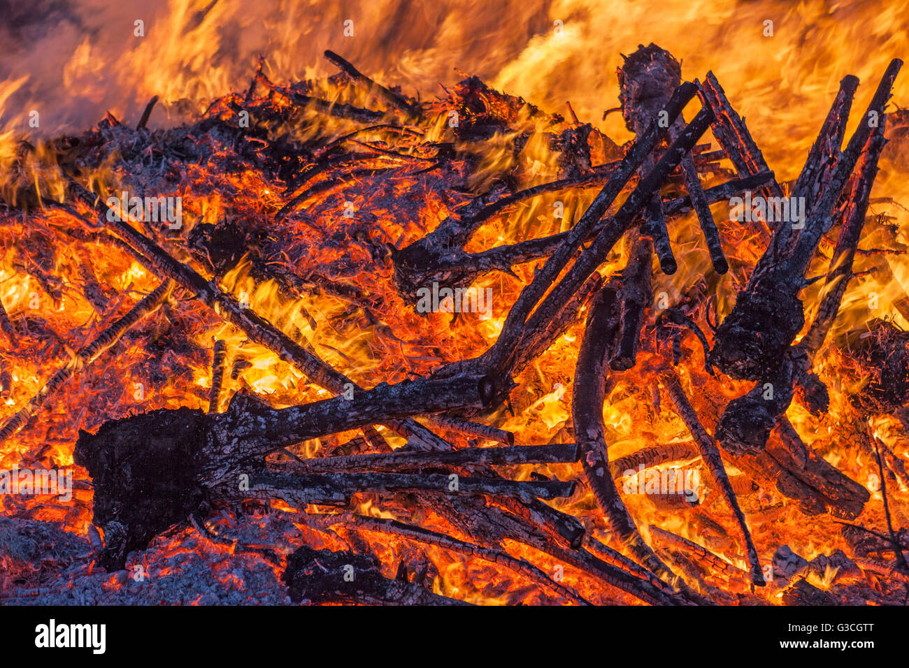 Smoke sparks traditional easter hi-res stock photography and images - Alamy