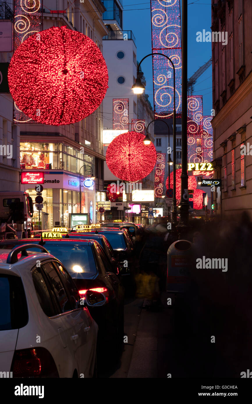 Street lamps vienna hi-res stock photography and images - Alamy