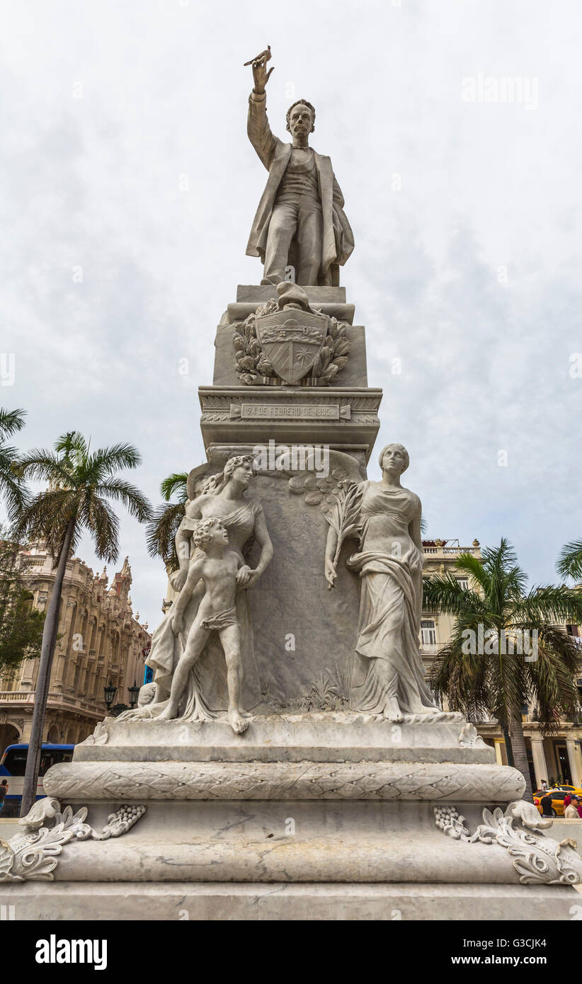 Statue of José Marti, Cuban poet and author, Parque Central, Havana, La ...