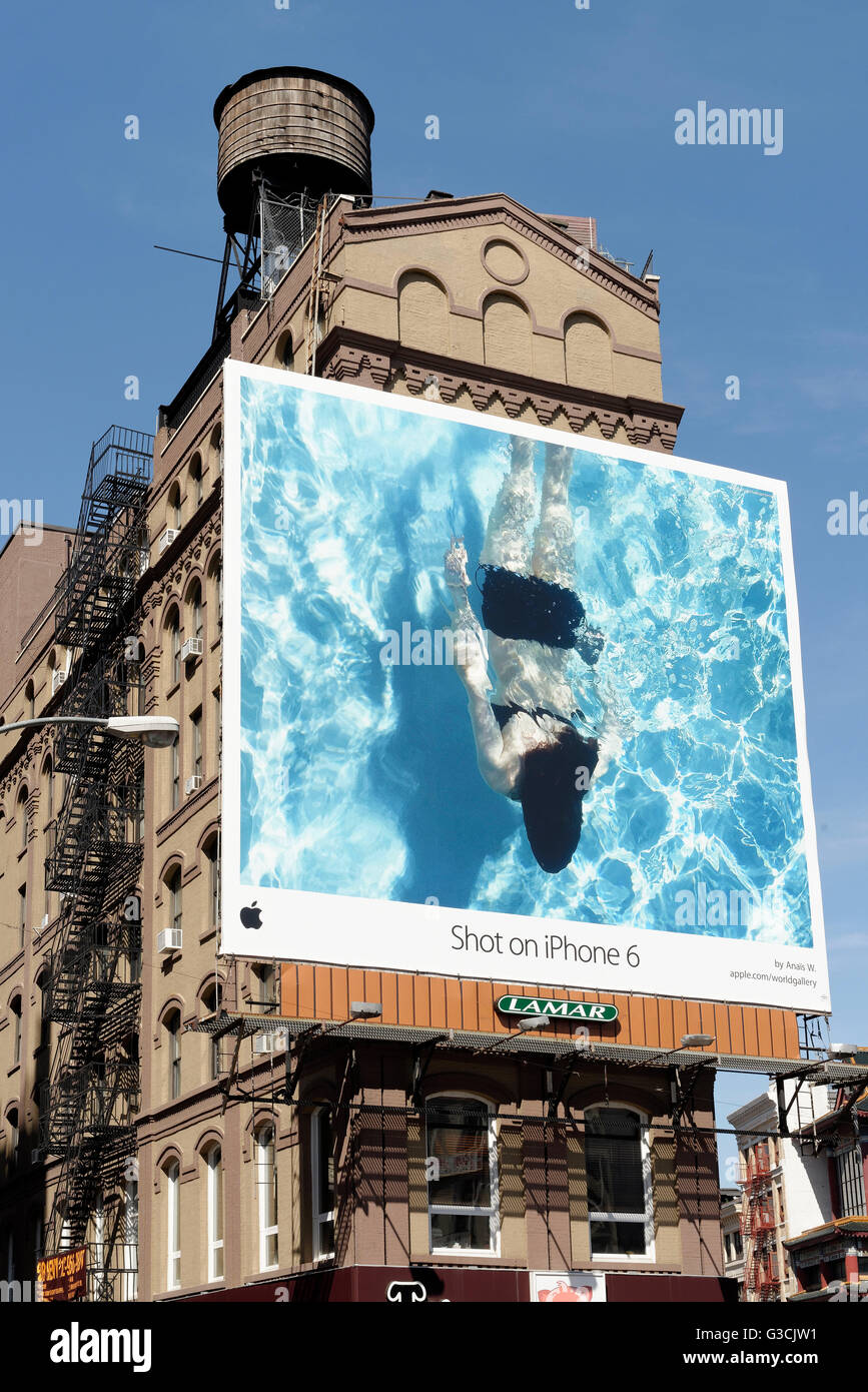 Soho, building with typical water tank and fire escape ladder, New York ...