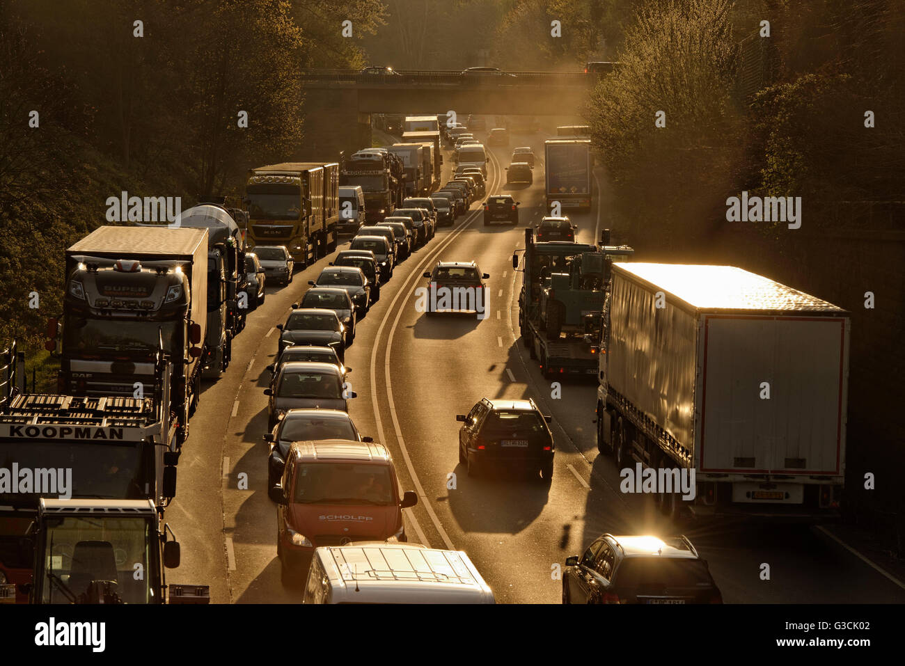 Bottleneck road hi-res stock photography and images - Alamy