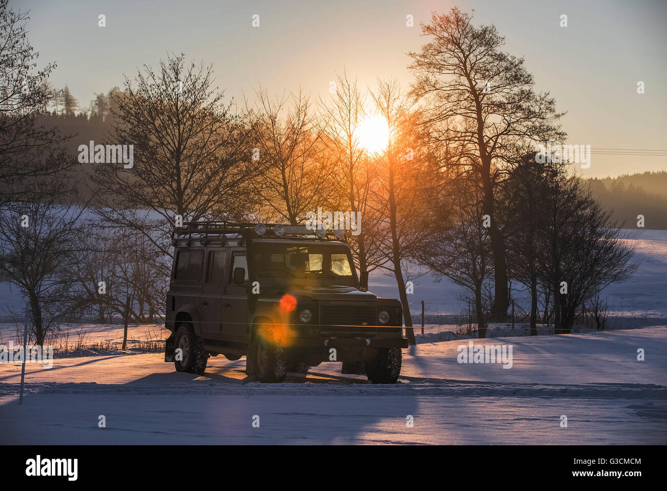 Defender in sunset, Defender, Land Rover, landscape, sun, sunset, hill ...