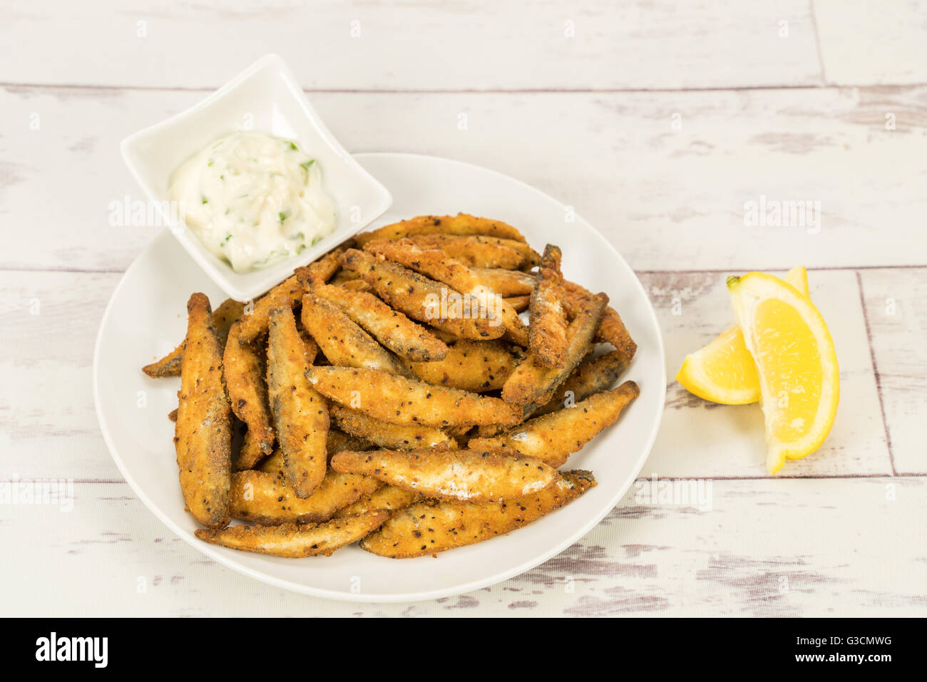 Fish fried food hi-res stock photography and images - Alamy