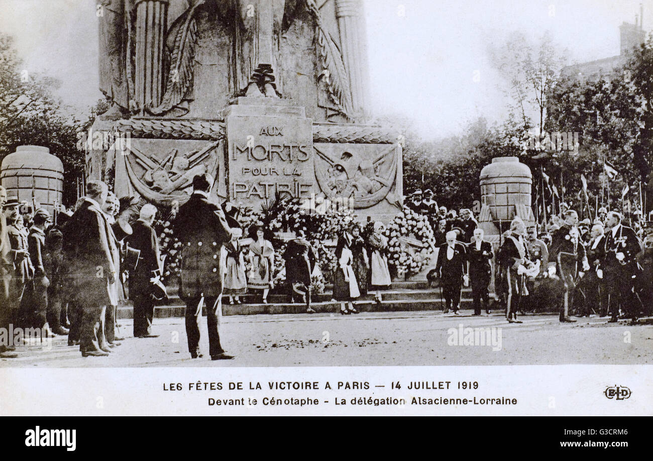 Victory Celebrations in Paris - End of WW1 Stock Photo - Alamy