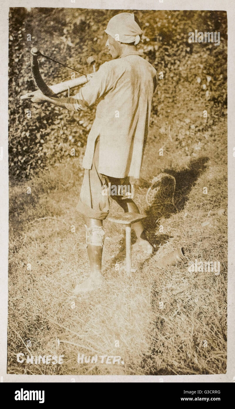 Crossbow chinese hi-res stock photography and images - Alamy