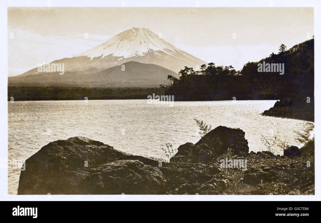 Mount Fuji, Japan - with view over lake Hakone Stock Photo - Alamy