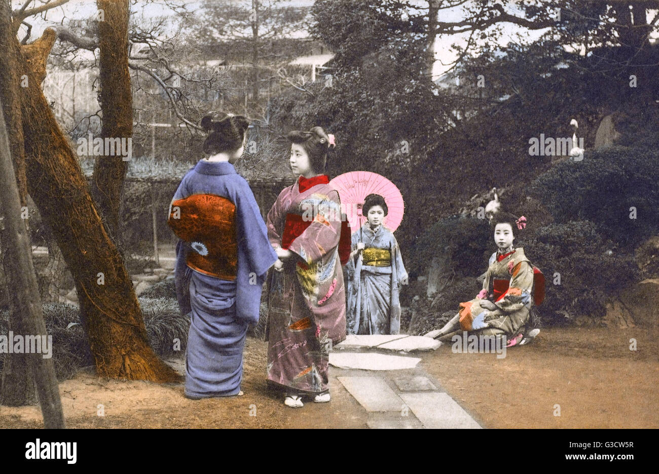 Japan - A group of friendly Geisha Girls Stock Photo - Alamy
