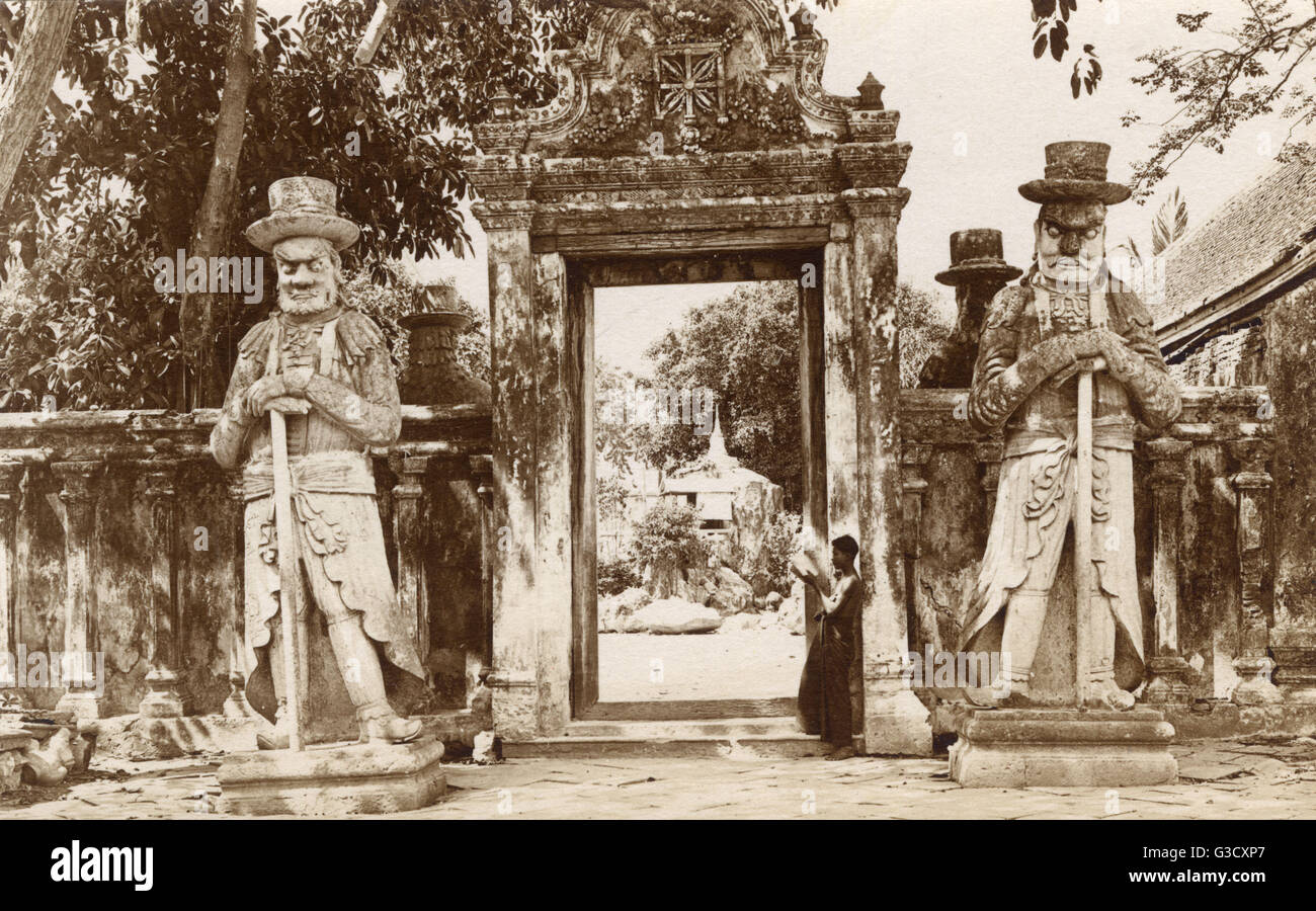 Chinese Guardian Statues at Temple of Wat Pho, Bangkok Stock Photo - Alamy