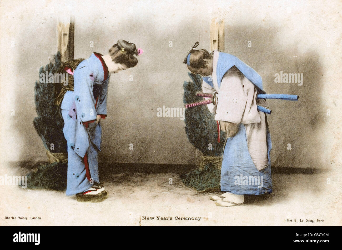 Geisha bowing hi-res stock photography and images - Alamy