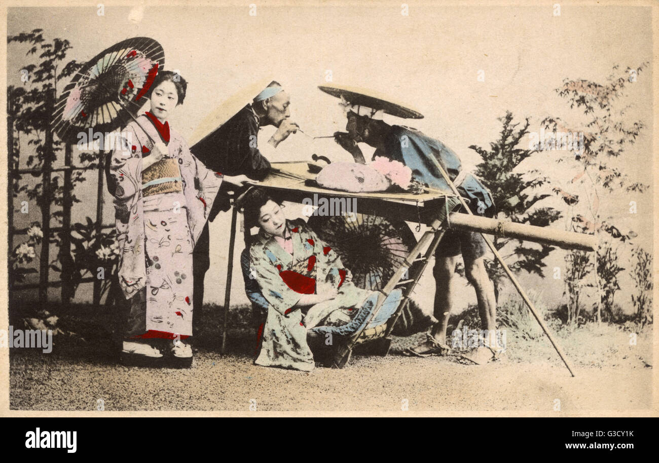 Japan - Geisha in travelling chair taking a rest Stock Photo - Alamy