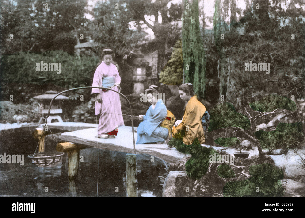 Garden Scene - Geisha - Japan Stock Photo - Alamy