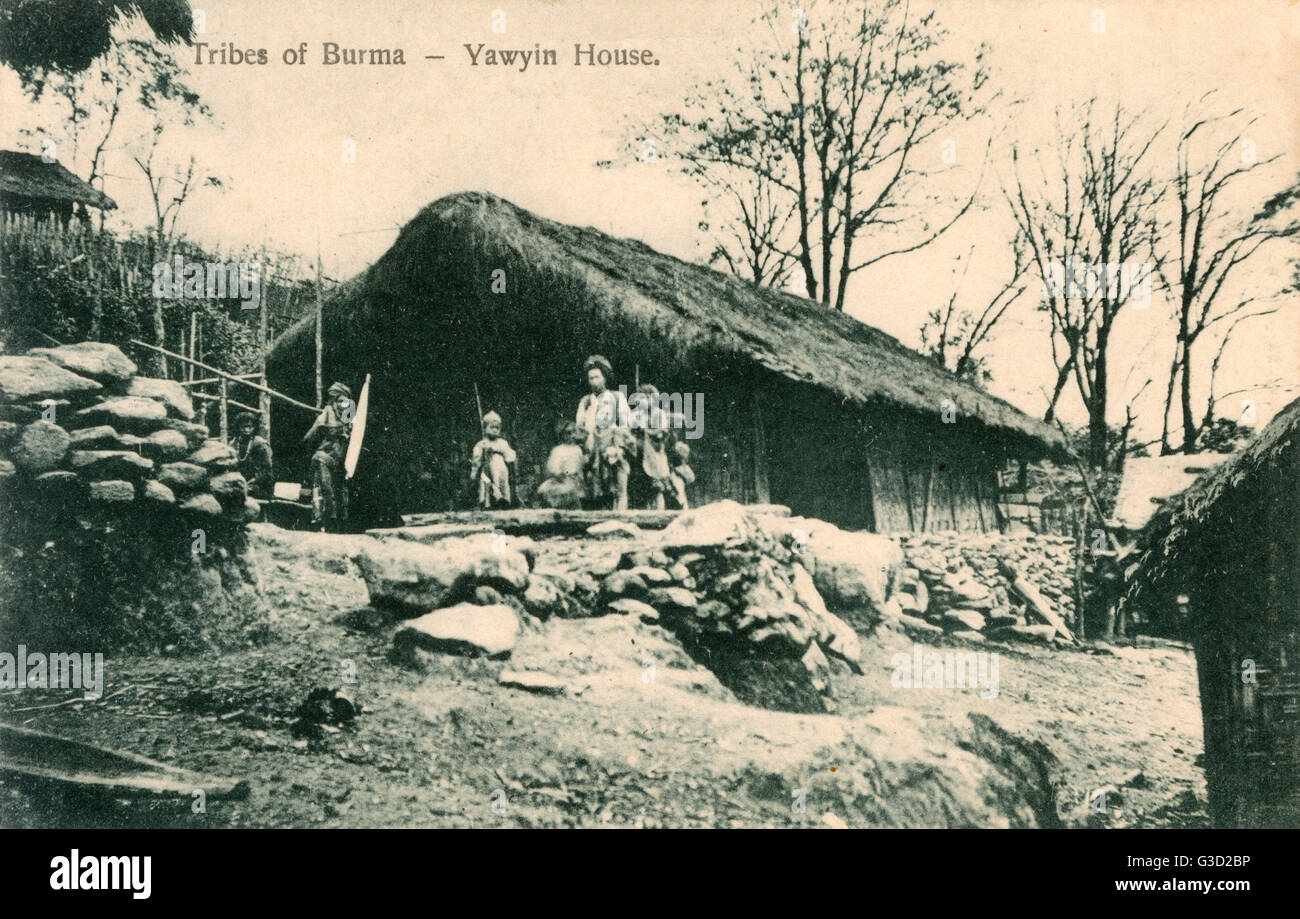 Lisu (Yawyin) House and villagers - Myanmar Stock Photo - Alamy