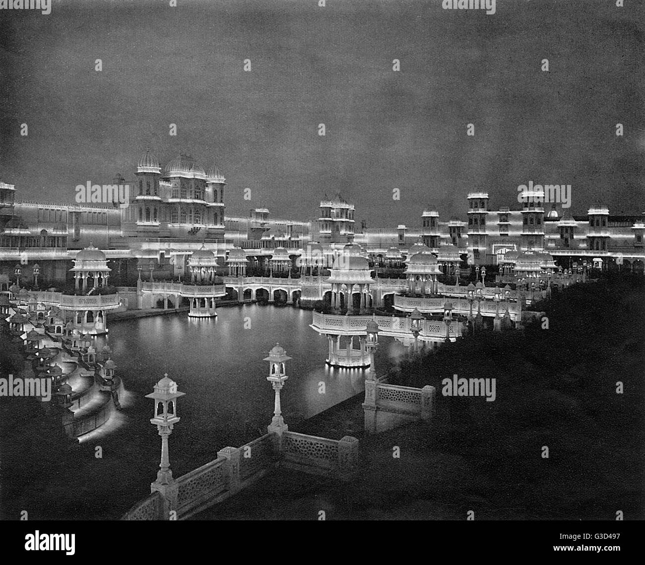 Night court hi-res stock photography and images - Alamy