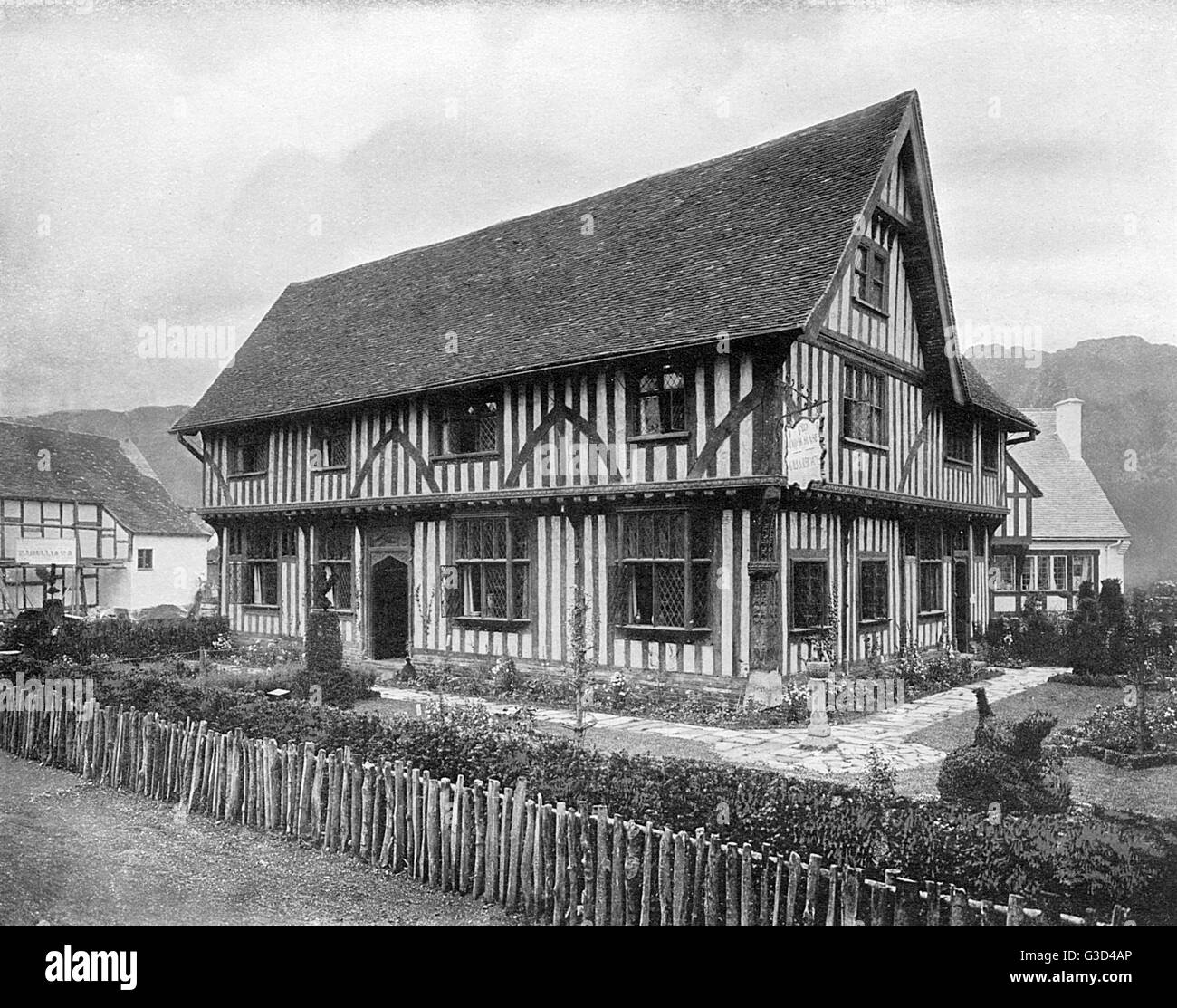 Tudor style timber buildings Black and White Stock Photos & Images - Alamy