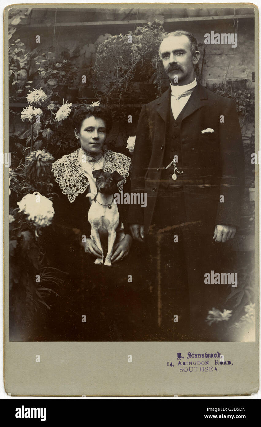 Edwardian couple hi-res stock photography and images - Alamy