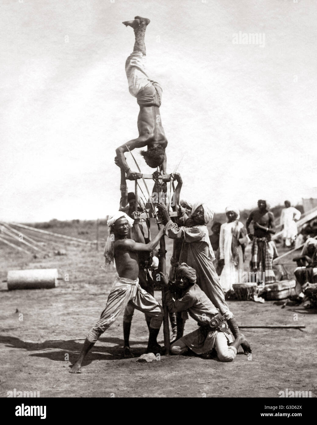 Indian acrobats hi-res stock photography and images - Alamy