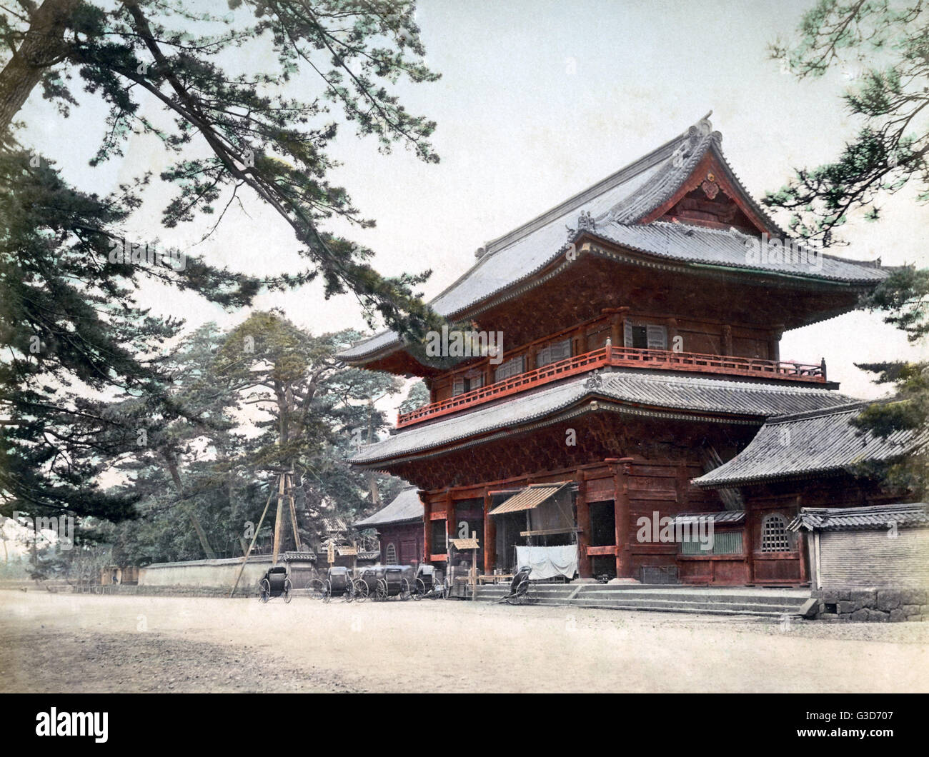 Great gate, Shiba, Tokyo, circa 1880s Stock Photo - Alamy