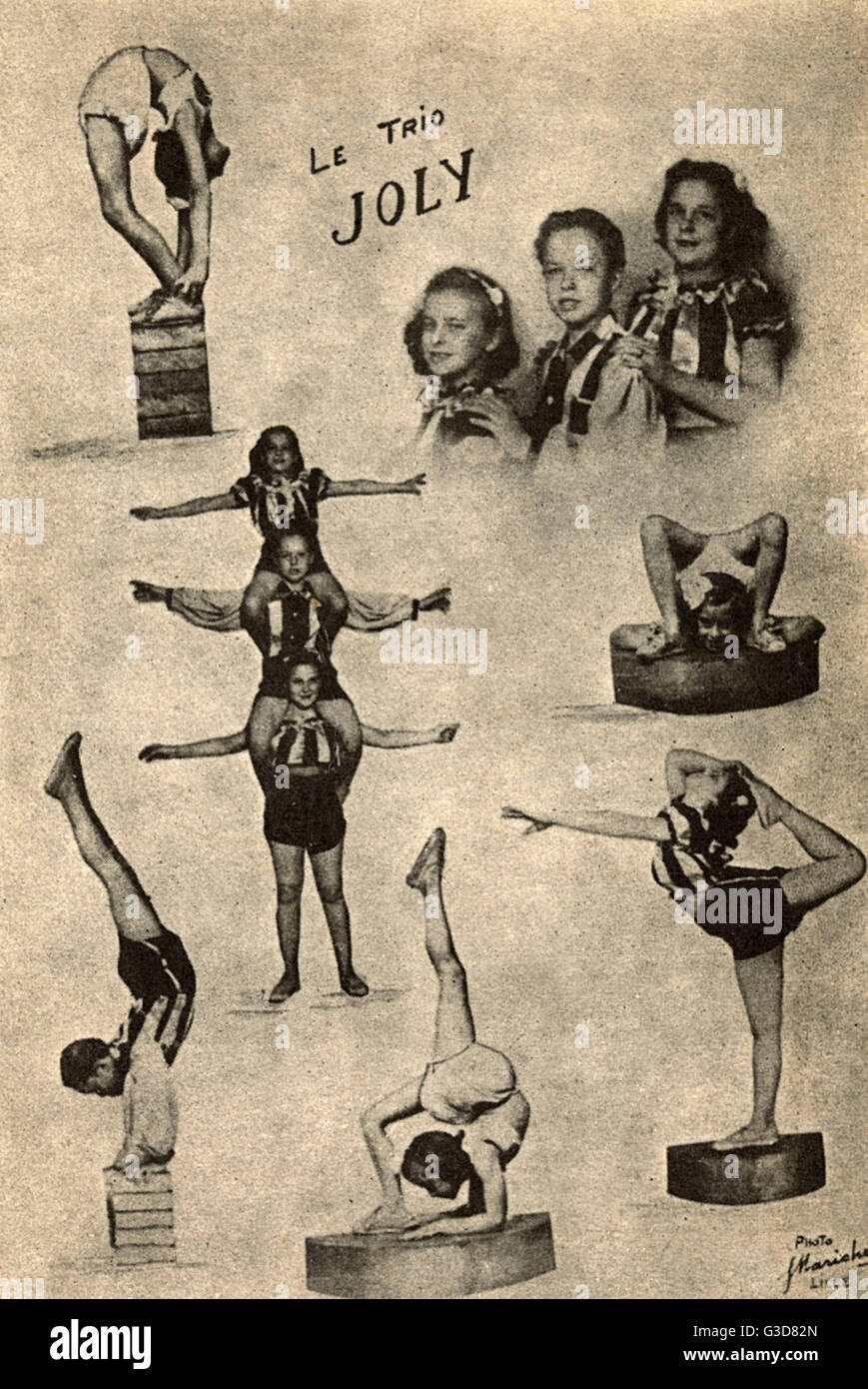 Contortionists hi-res stock photography and images - Alamy