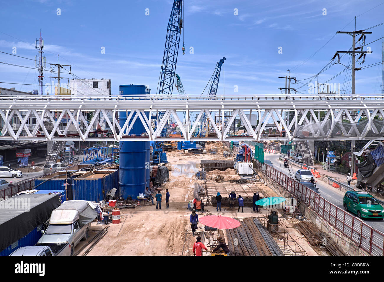 Underpass construction hi-res stock photography and images - Alamy