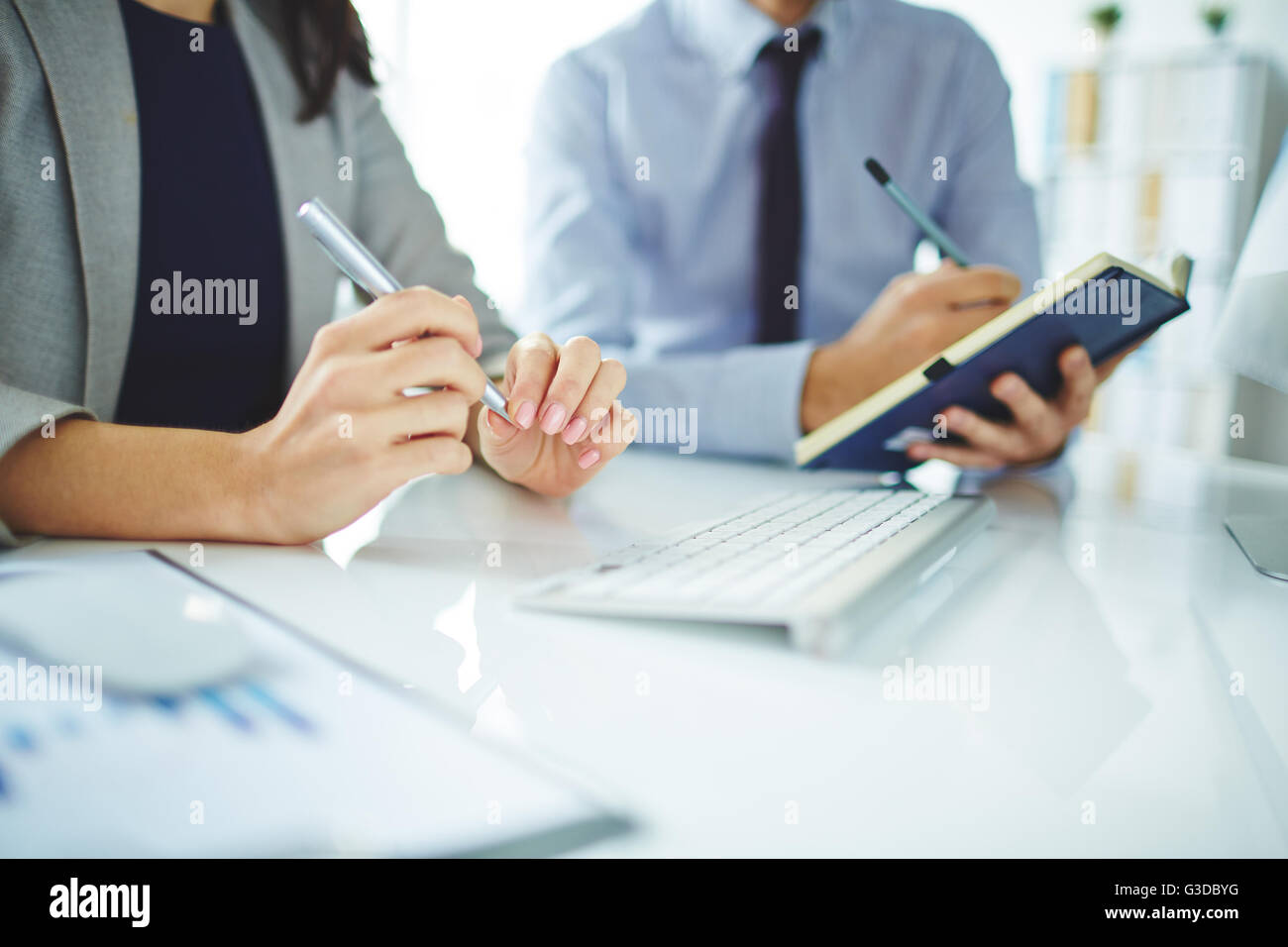 Teamwork at office Stock Photo - Alamy
