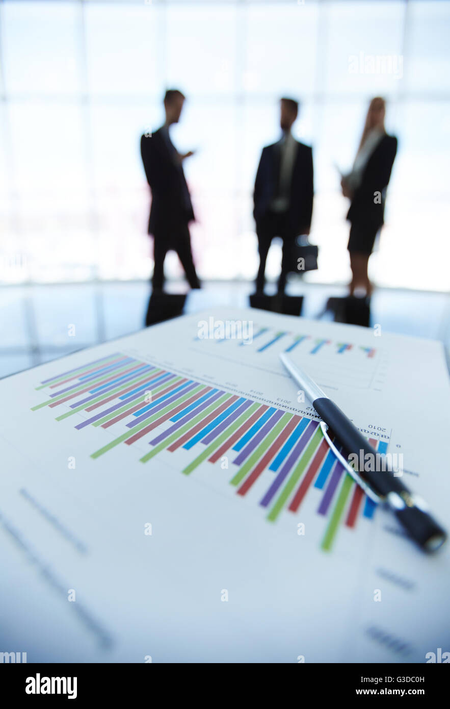 Business charts hi-res stock photography and images - Alamy