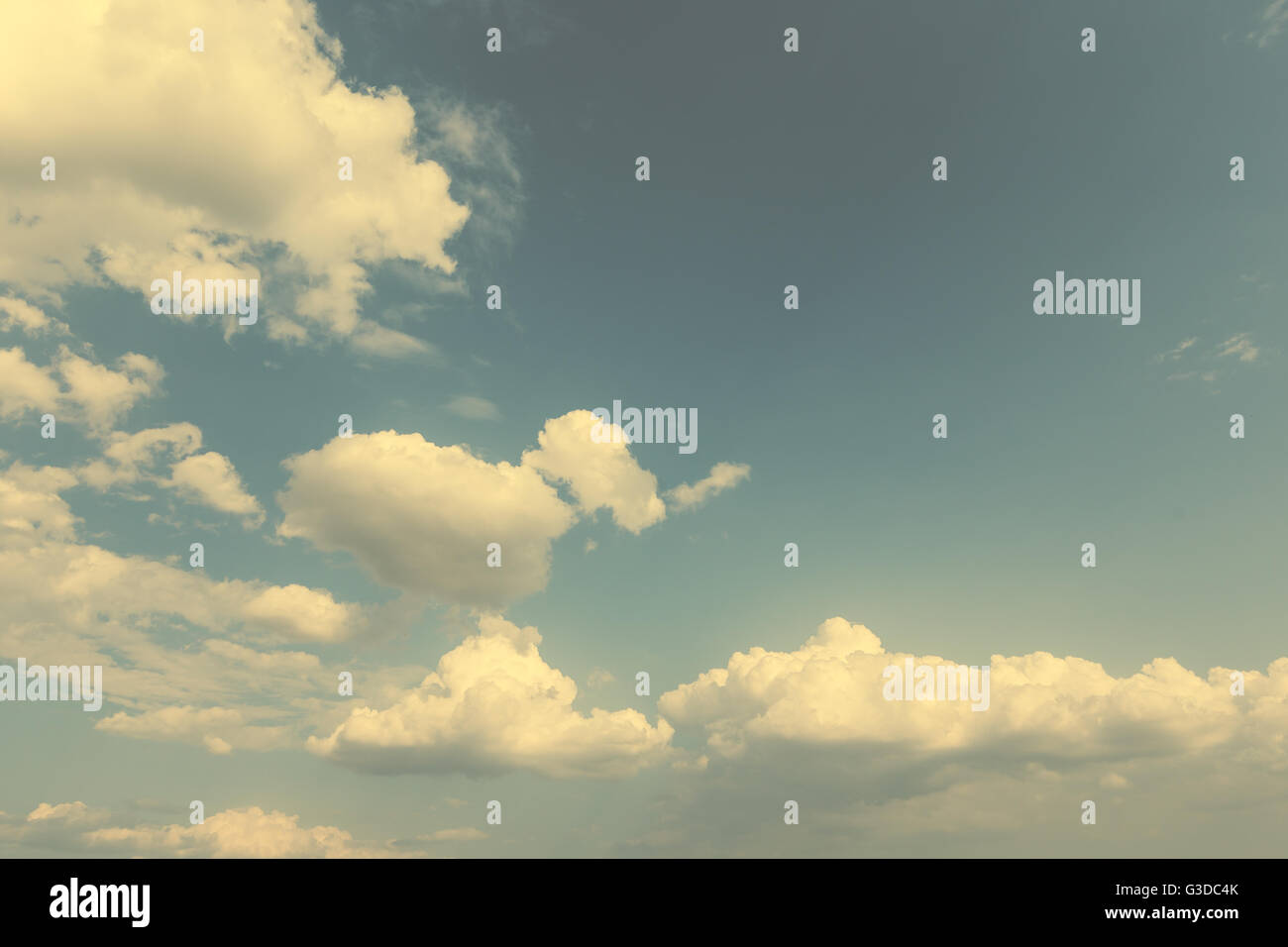 Grunge cloud hi-res stock photography and images - Alamy