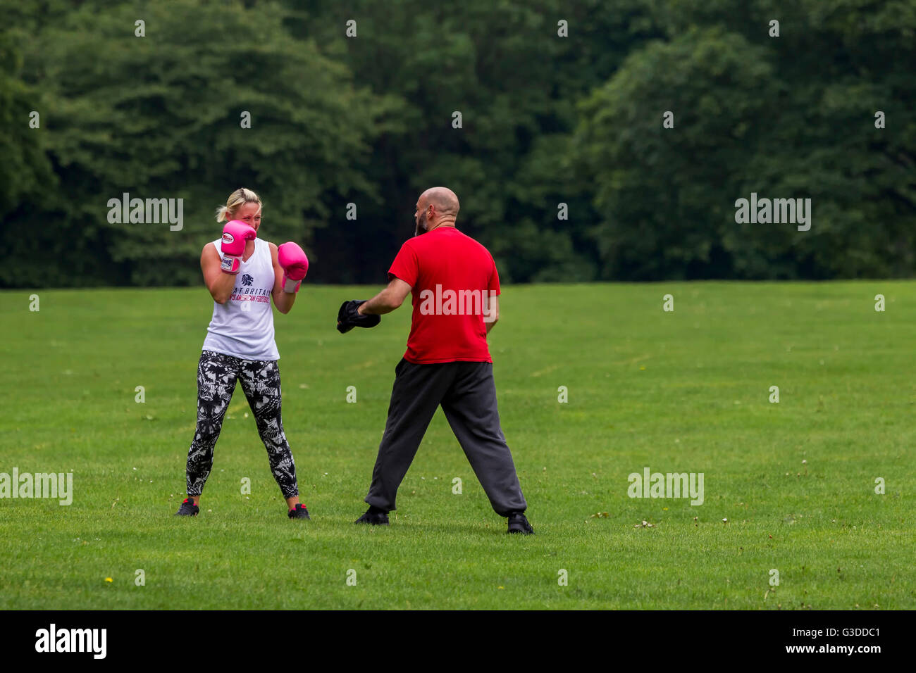 Female boxing sparring hi-res stock photography and images - Alamy
