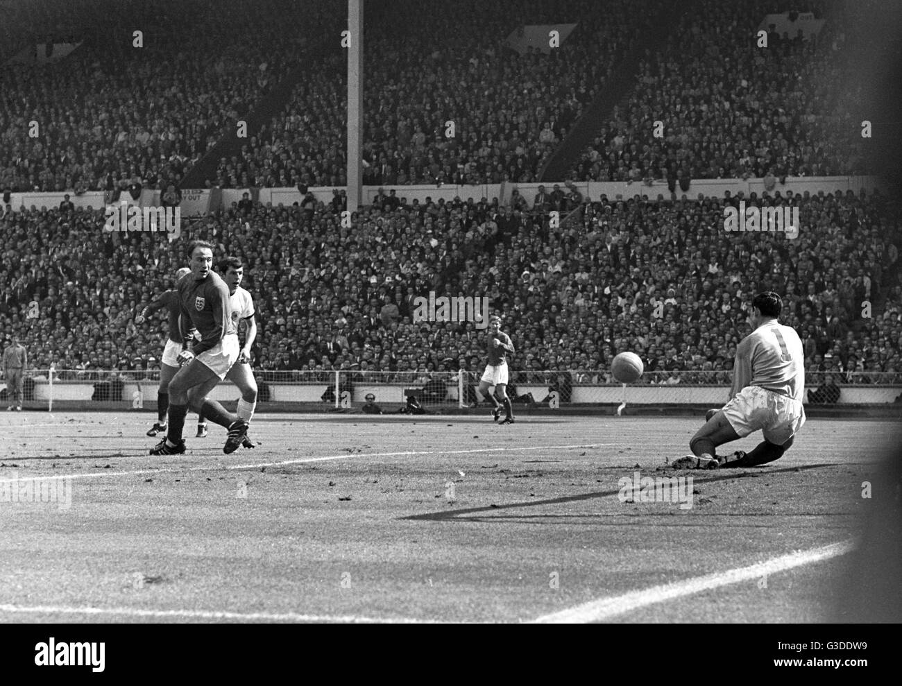 1966 world cup final ball hi-res stock photography and images - Alamy