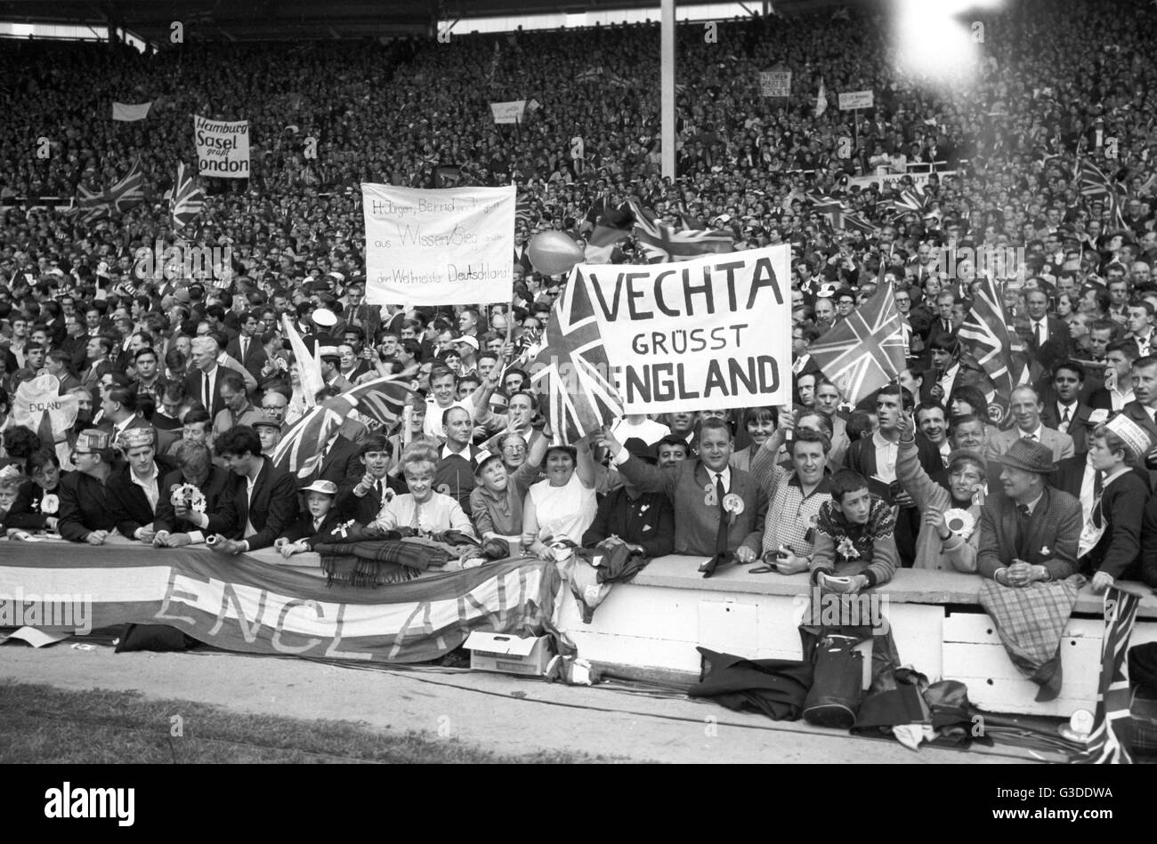 1966 world cup england fans hi-res stock photography and images - Alamy