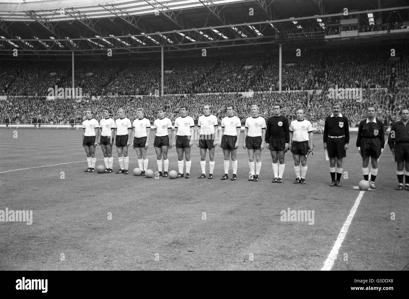 World Cup 1966 England Team Black and White Stock Photos & Images - Alamy