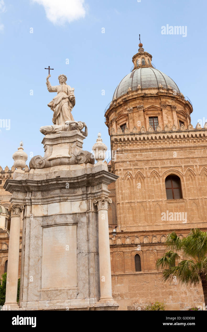 Dome of Palermo Cathedral and statue of Saint Rosalia, Palermo, Sicily ...