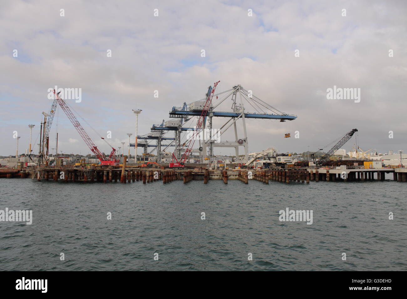 Auckland docks hi-res stock photography and images - Alamy