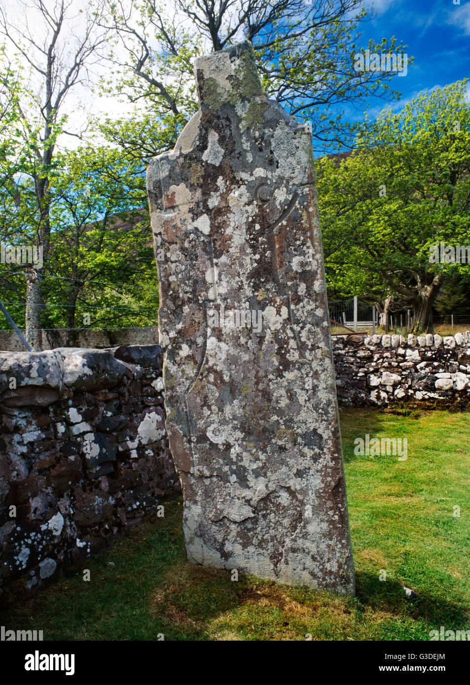 Cross slab hi-res stock photography and images - Alamy