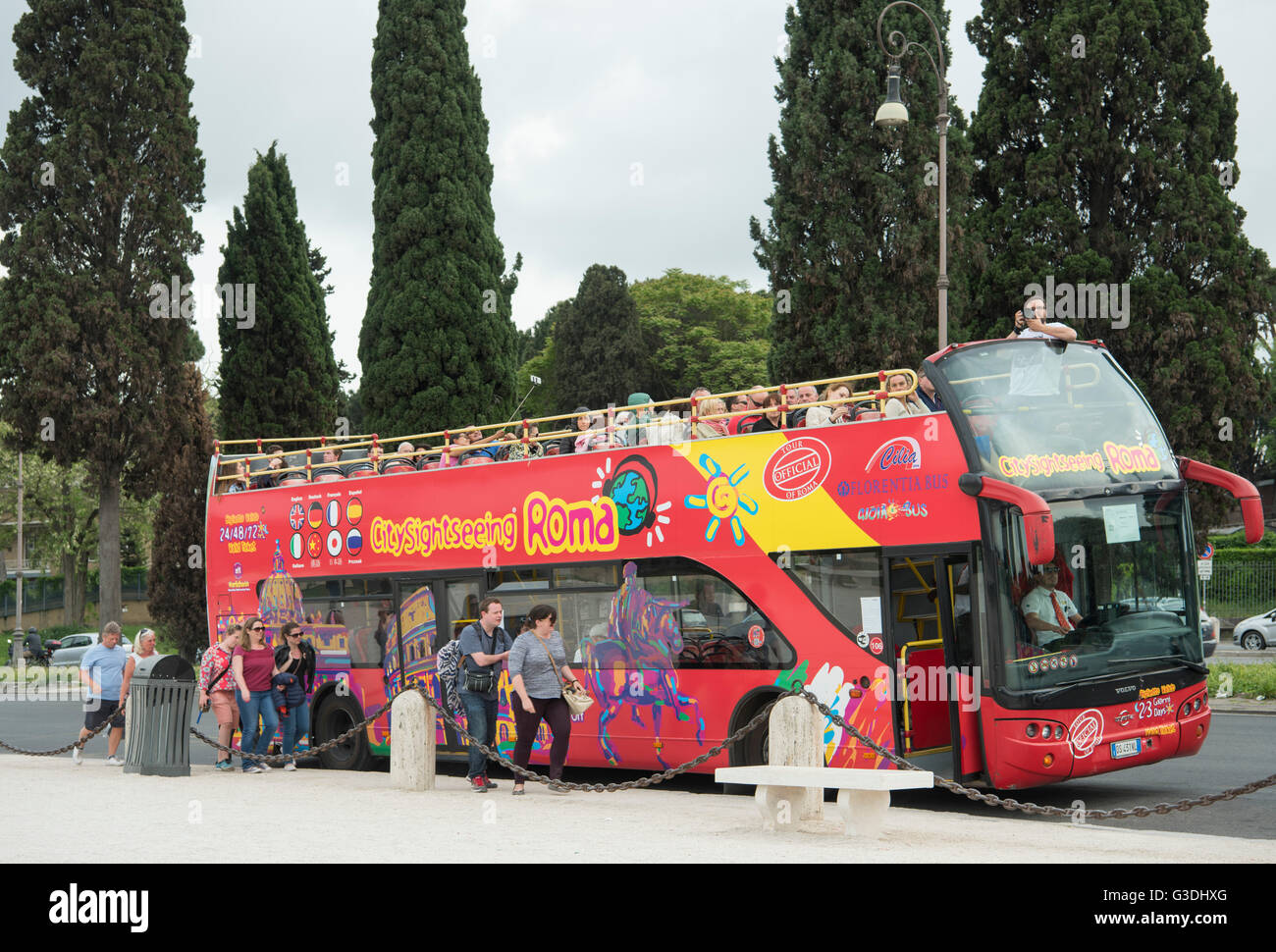 Roma sightseeing hi-res stock photography and images - Alamy
