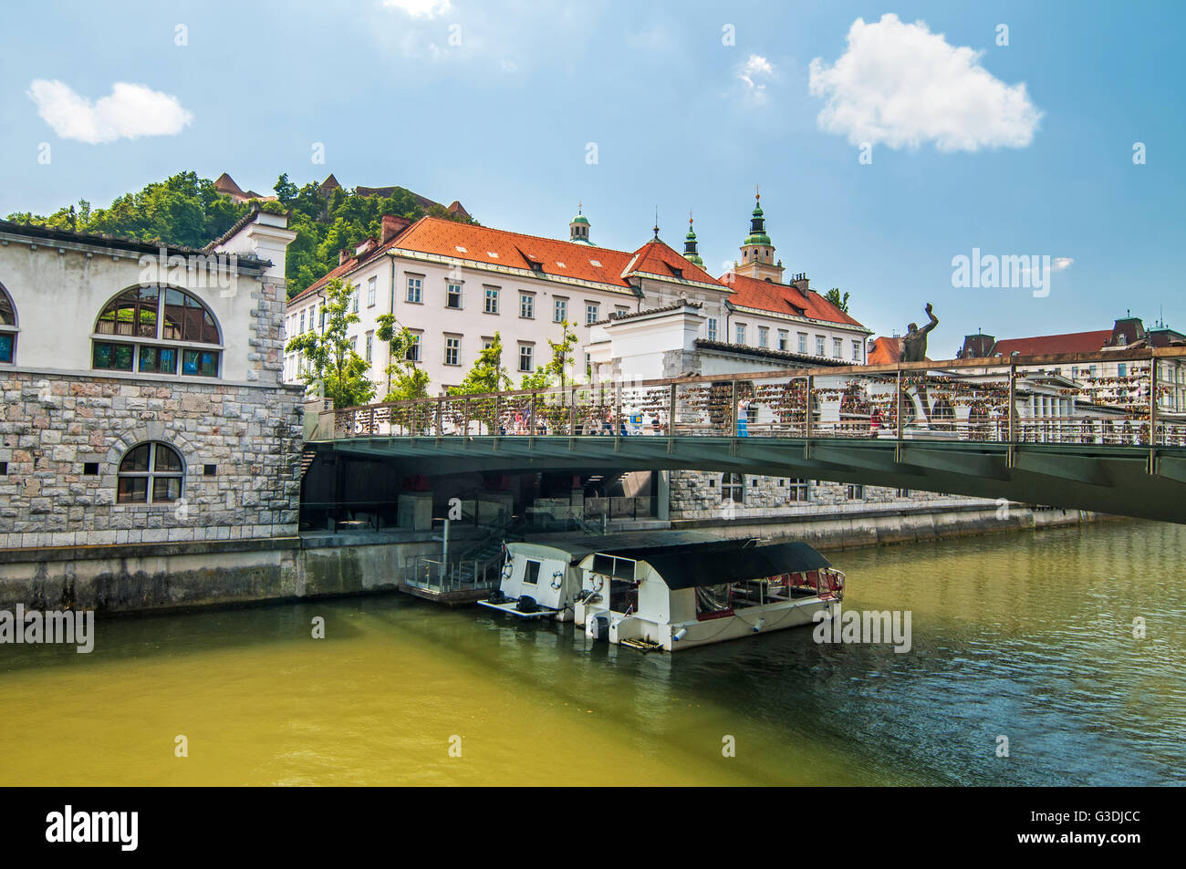Butcher's bridge and Ljubljanica river underneath, Ljubljana, Slovenia ...