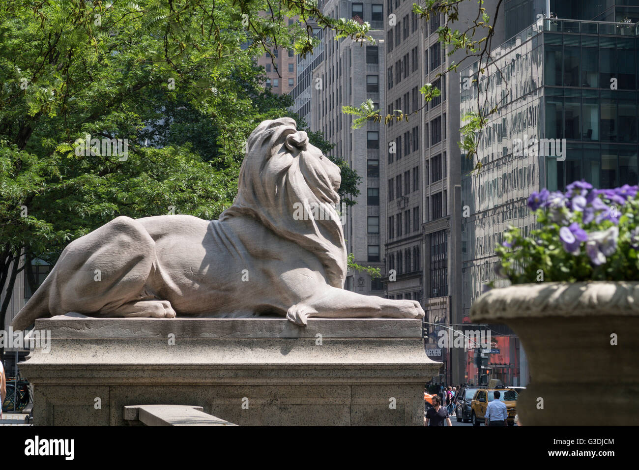 Statues New York Public Library at Piper Flierl blog
