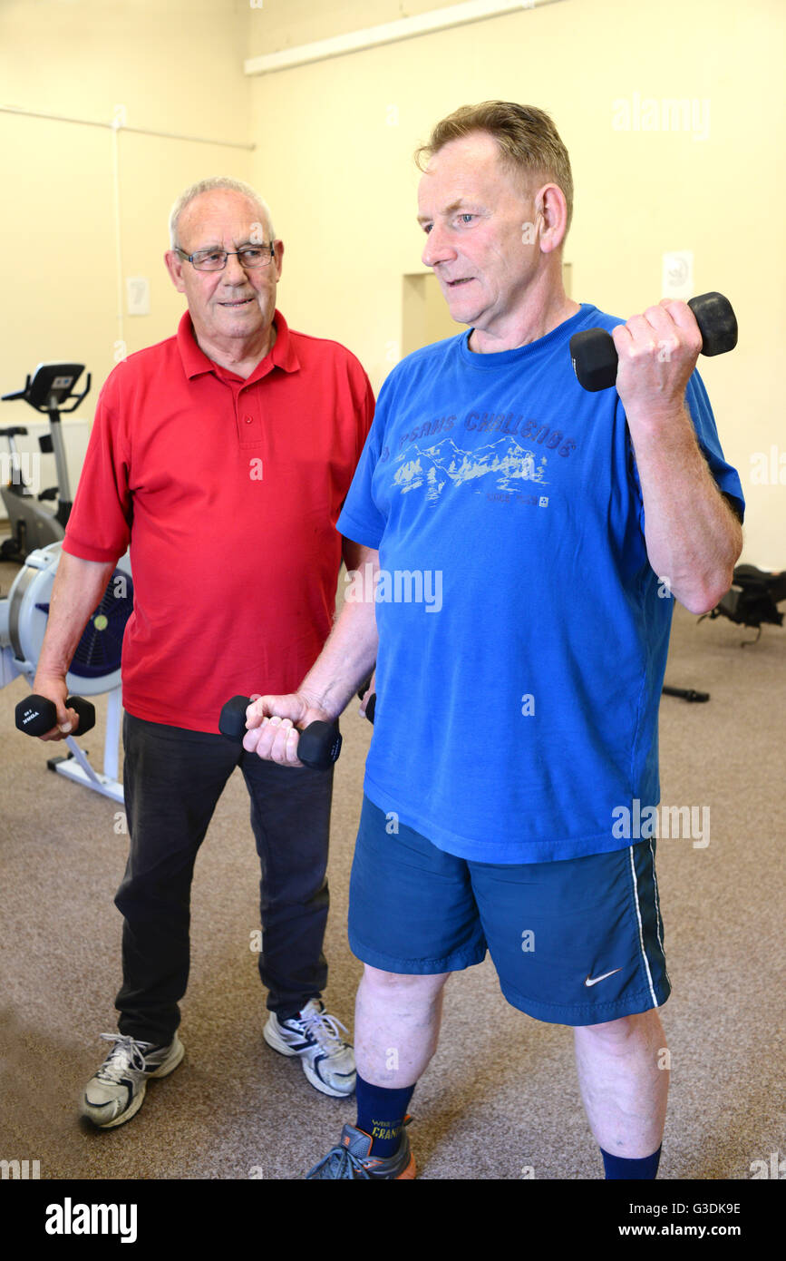 Mature men in exercise hi-res stock photography and images - Alamy