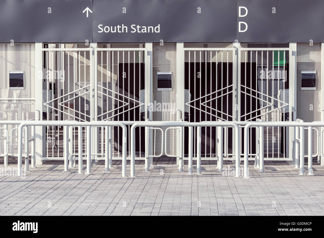 Security stand entrance empty hi-res stock photography and images - Alamy