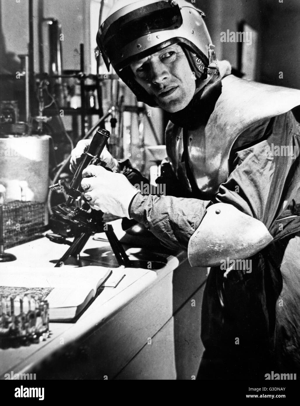 Quatermass experiment 1950s hi-res stock photography and images - Alamy