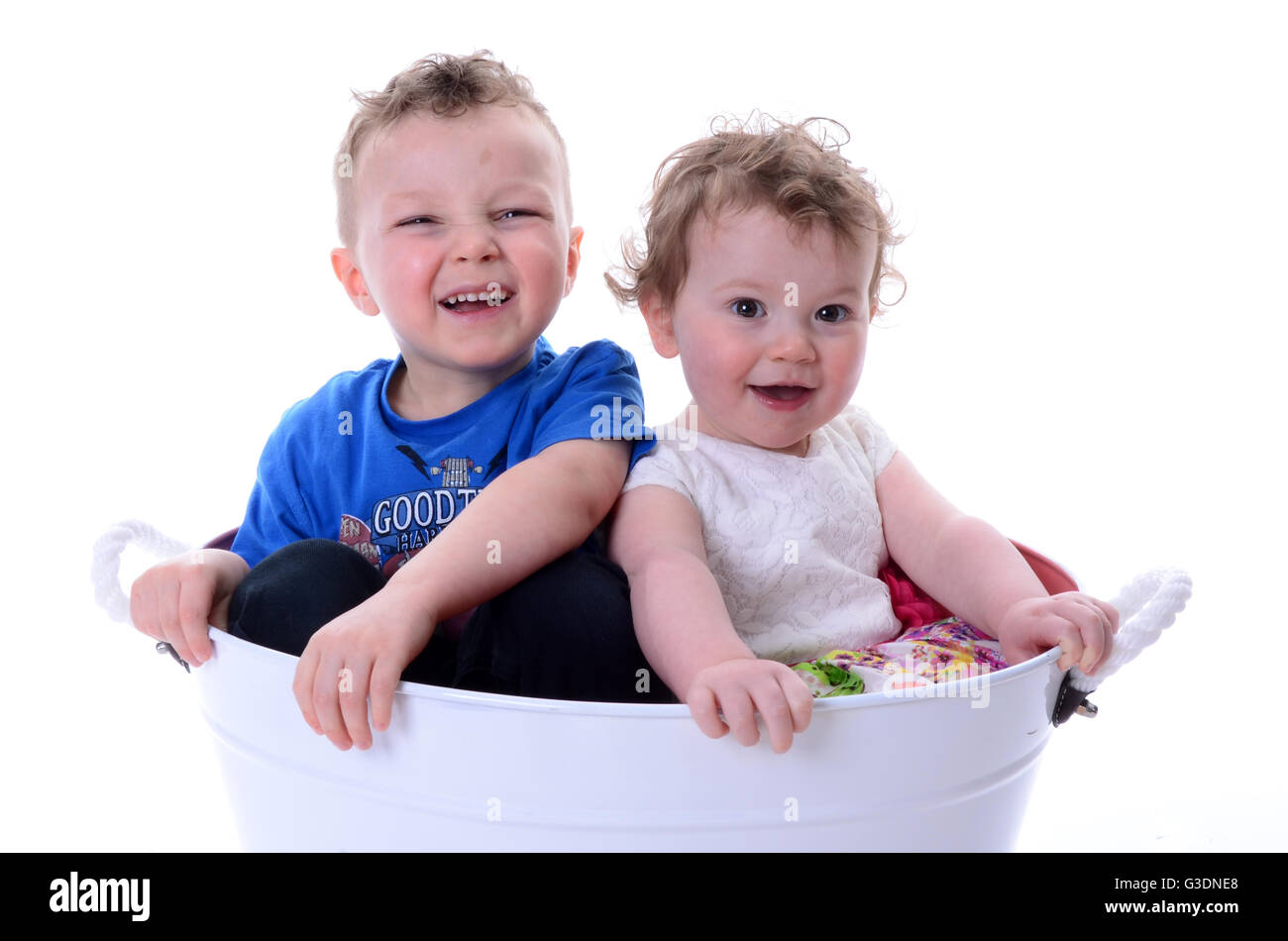 Brother and sister in bath hi-res stock photography and images - Alamy
