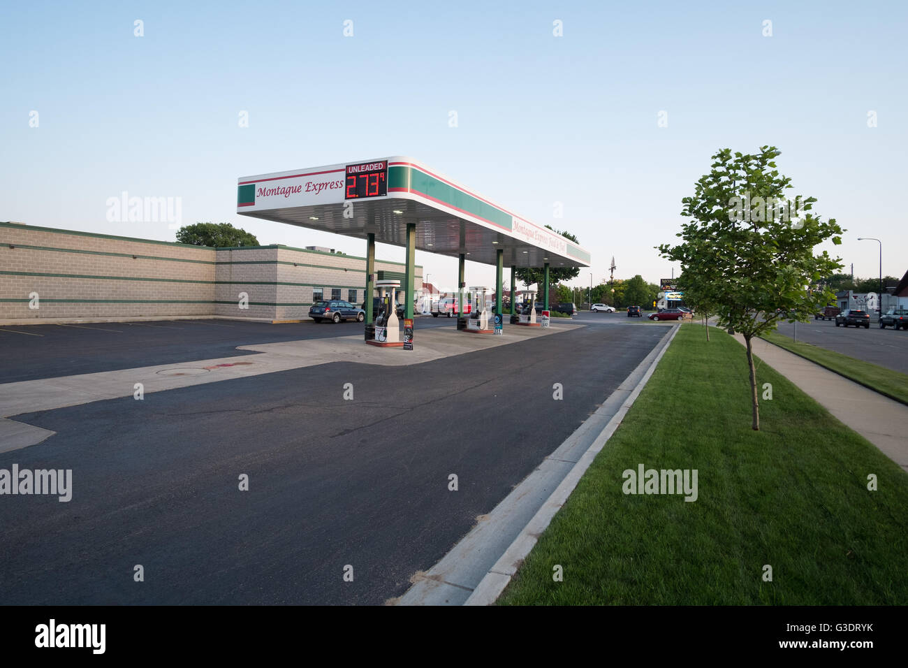 Village gas station hi-res stock photography and images - Alamy