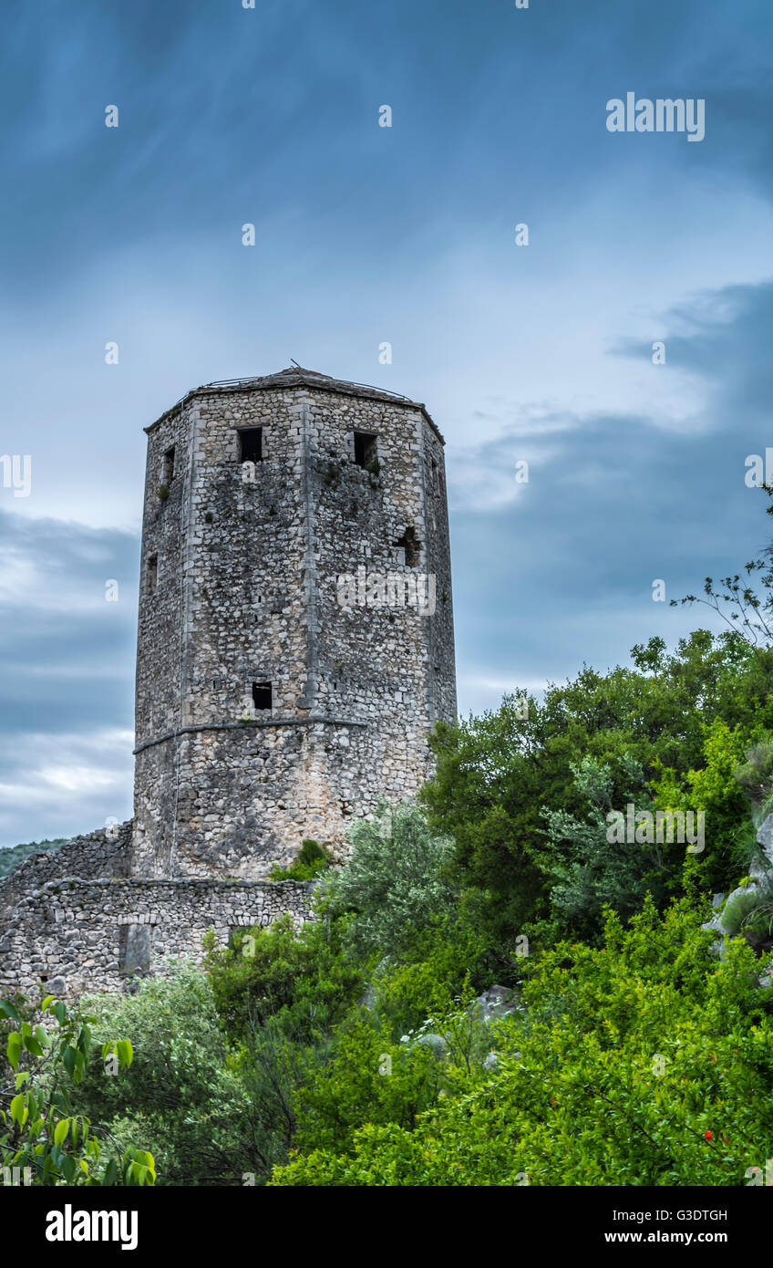 Old tower stone fortress hi-res stock photography and images - Alamy