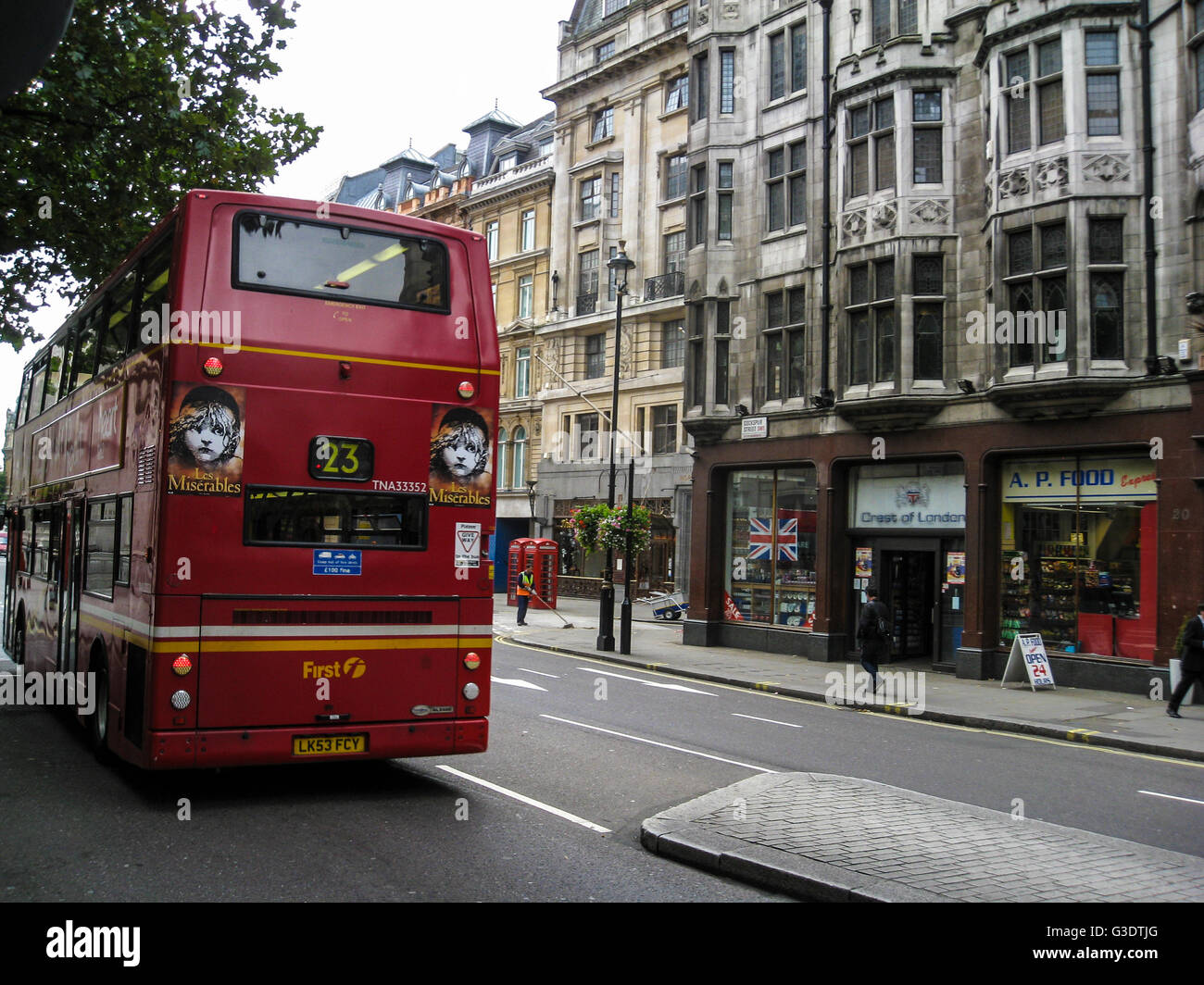Europe england london double deck hi-res stock photography and images ...